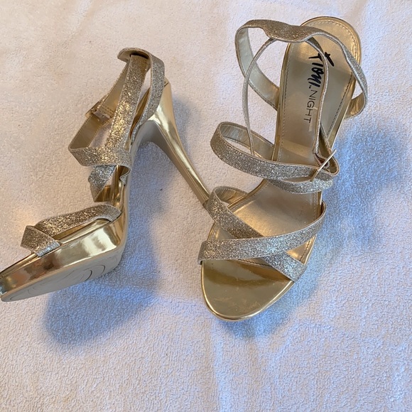 FIONI Clothing | Shoes | Fioni Gold Glitter Heels | Poshmark